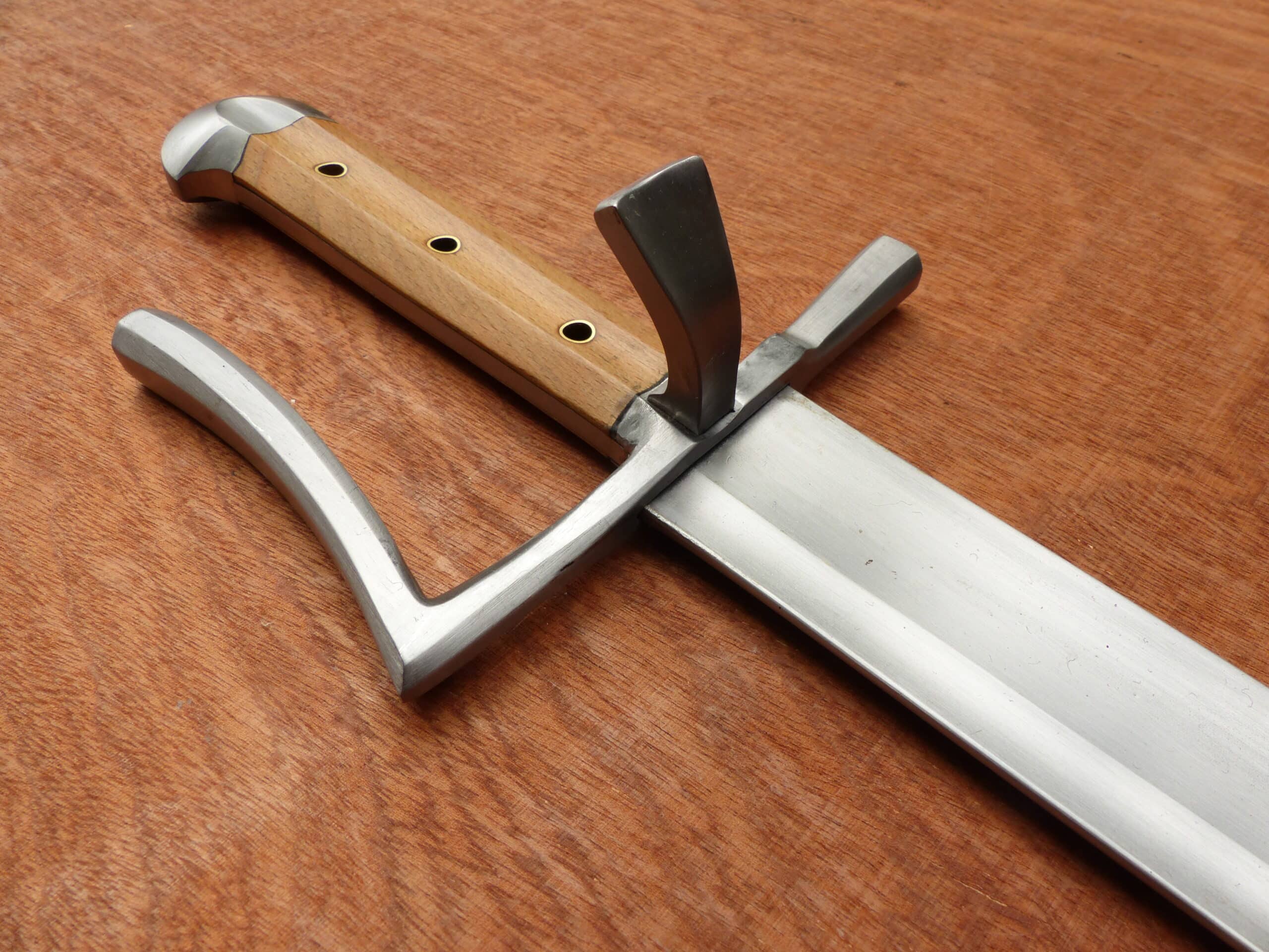 Langmesser Gottfried knucklebow by Landsknecht Emporium - Zwaard en ...